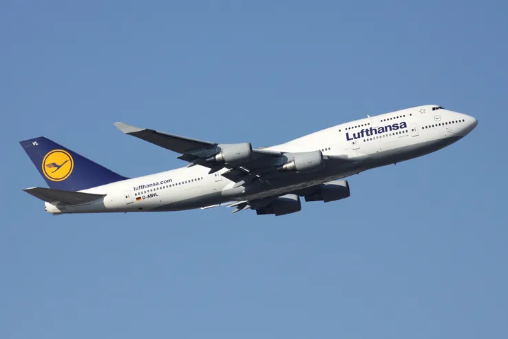 Lufthansa Stock Forecast 2026–2030 | Future Outlook | Capital.com