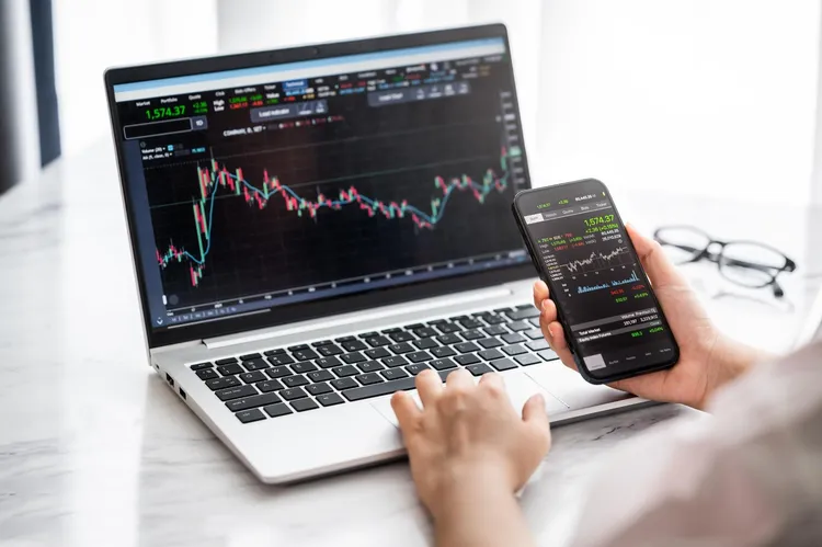 How to choose the best trading platform for beginners in the UK ...